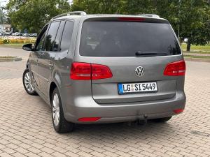 Pelēks Volkswagen Touran 2011 Jonava, ar dzinēja tilpumu 1.97 L un nobraukumu 299 tūkst. km par 5999 €, foto 10 vietnē AUTOMOTO.COM.LV