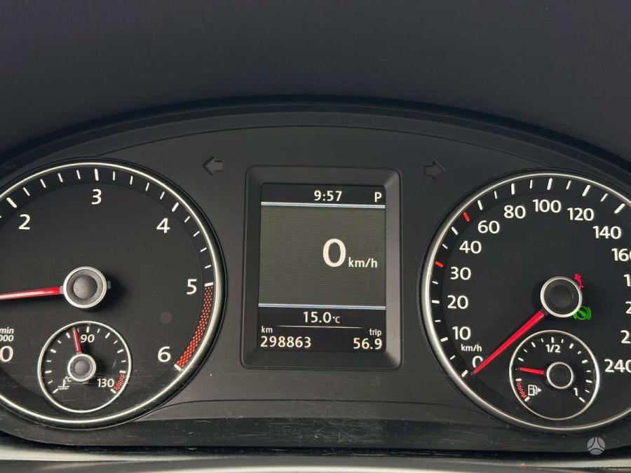Pelēks Volkswagen Touran 2011 Jonava, ar dzinēja tilpumu 1.97 L un nobraukumu 299 tūkst. km par 5999 €, foto 16 vietnē AUTOMOTO.COM.LV