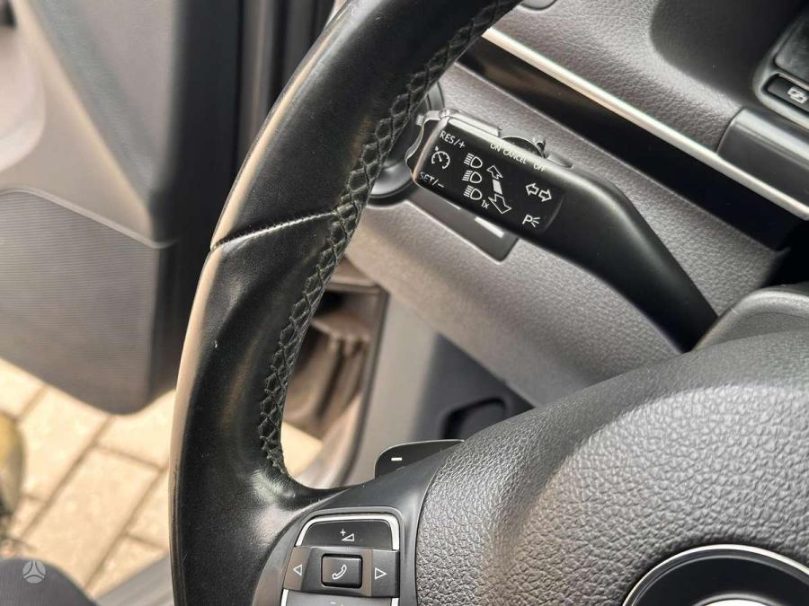 Pelēks Volkswagen Touran 2011 Jonava, ar dzinēja tilpumu 1.97 L un nobraukumu 299 tūkst. km par 5999 €, foto 17 vietnē AUTOMOTO.COM.LV