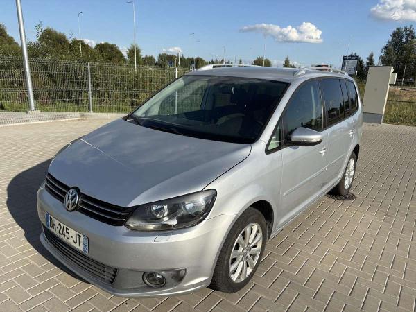 Фольксваген Туран 2011 в Таураге на AUTOMOTO.COM.LV Серый Фольксваген Туран 2011 в Таураге, объемом двигателя 1.97 л и пробегом 293 тыс. км за 4950 €, фото 4 на AUTOMOTO.COM.LV
