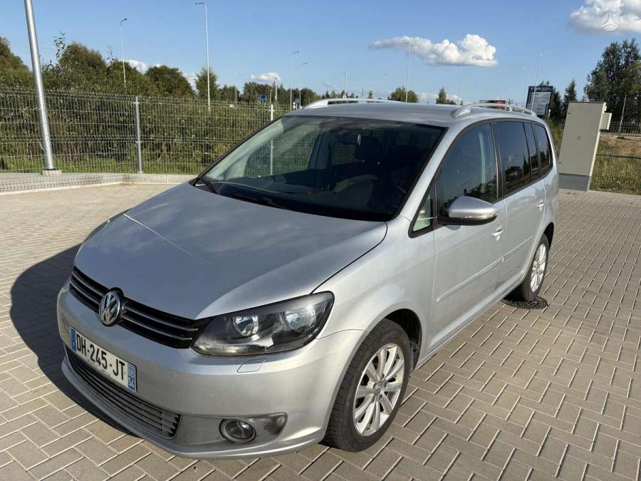 Pelēks Volkswagen Touran 2011 Tauragė, ar dzinēja tilpumu 1.97 L un nobraukumu 293 tūkst. km par 4950 €, foto 4 vietnē AUTOMOTO.COM.LV