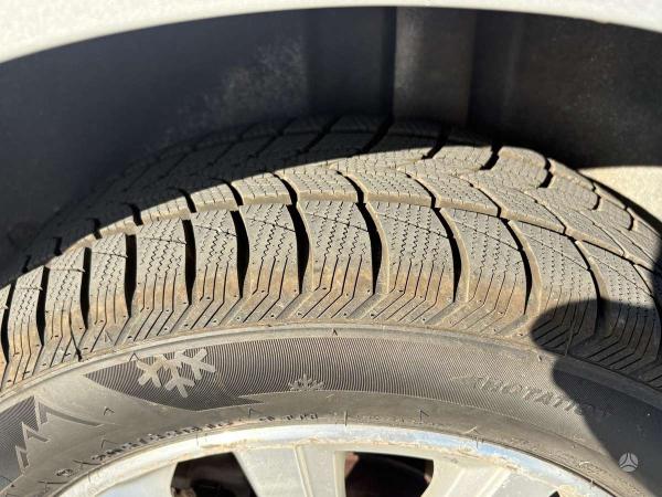 Фольксваген Туран 2011 в Таураге на AUTOMOTO.COM.LV Серый Фольксваген Туран 2011 в Таураге, объемом двигателя 1.97 л и пробегом 293 тыс. км за 4950 €, фото 10 на AUTOMOTO.COM.LV