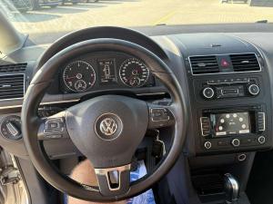 Pelēks Volkswagen Touran 2011 Tauragė, ar dzinēja tilpumu 1.97 L un nobraukumu 293 tūkst. km par 4950 €, foto 14 vietnē AUTOMOTO.COM.LV