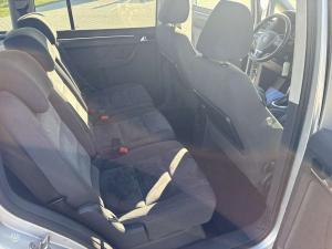 Pelēks Volkswagen Touran 2011 Tauragė, ar dzinēja tilpumu 1.97 L un nobraukumu 293 tūkst. km par 4950 €, foto 23 vietnē AUTOMOTO.COM.LV