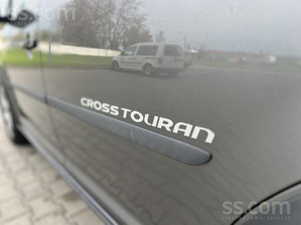 Фольксваген Туран 2011 в Екабпилс на AUTOMOTO.COM.LV Серый Фольксваген Туран 2011 в Екабпилс, объемом двигателя 2.00 л и пробегом 291 тыс. км за 6700 €, фото 9 на AUTOMOTO.COM.LV