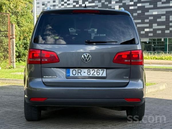 Pelēks Volkswagen Touran 2011 Jelgava, ar dzinēja tilpumu 1.60 L un nobraukumu 0 tūkst. km par 6790 €, foto 6 vietnē AUTOMOTO.COM.LV