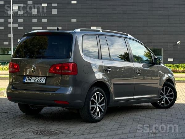 Pelēks Volkswagen Touran 2011 Jelgava, ar dzinēja tilpumu 1.60 L un nobraukumu 0 tūkst. km par 6790 €, foto 7 vietnē AUTOMOTO.COM.LV