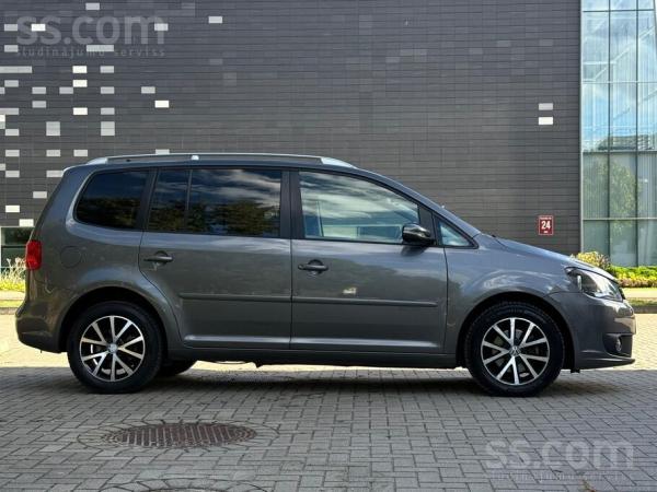 Pelēks Volkswagen Touran 2011 Jelgava, ar dzinēja tilpumu 1.60 L un nobraukumu 0 tūkst. km par 6790 €, foto 8 vietnē AUTOMOTO.COM.LV