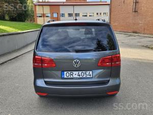 Grey Volkswagen Touran 2011 in Jekabpils, with an engine capacity of 1.60 L and mileage of 280 thousand km for 6490 €, photo 8 on AUTOMOTO.COM.LV