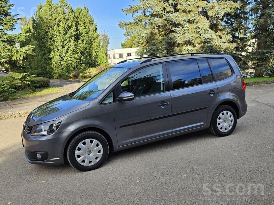 Grey Volkswagen Touran 2011 in Jekabpils, with an engine capacity of 1.60 L and mileage of 280 thousand km for 6490 €, photo 10 on AUTOMOTO.COM.LV
