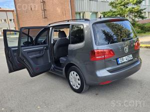 Grey Volkswagen Touran 2011 in Jekabpils, with an engine capacity of 1.60 L and mileage of 280 thousand km for 6490 €, photo 16 on AUTOMOTO.COM.LV