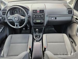 Grey Volkswagen Touran 2011 in Jekabpils, with an engine capacity of 1.60 L and mileage of 280 thousand km for 6490 €, photo 19 on AUTOMOTO.COM.LV