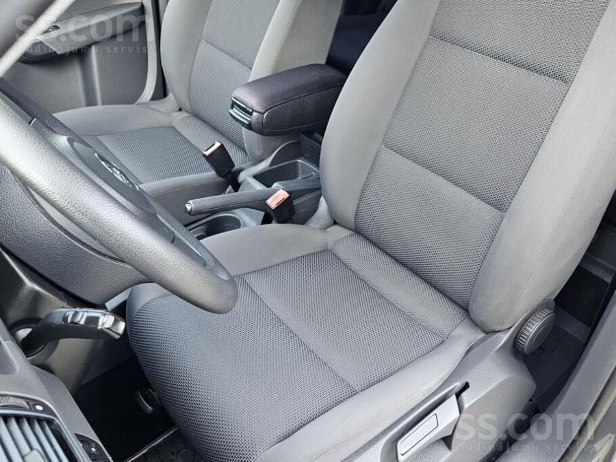 Grey Volkswagen Touran 2011 in Jekabpils, with an engine capacity of 1.60 L and mileage of 280 thousand km for 6490 €, photo 23 on AUTOMOTO.COM.LV