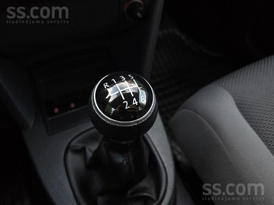 Grey Volkswagen Touran 2011 in Jekabpils, with an engine capacity of 1.60 L and mileage of 280 thousand km for 6490 €, photo 28 on AUTOMOTO.COM.LV