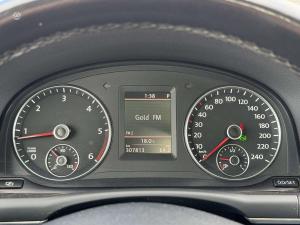 Grey Volkswagen Touran 2011 in Taurage, with an engine capacity of 1.97 L and mileage of 300 thousand km for 5990 €, photo 16 on AUTOMOTO.COM.LV