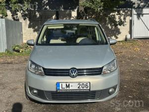 Pelēks Volkswagen Touran 2011 Rīga, ar dzinēja tilpumu 2.00 L un nobraukumu 325 tūkst. km par 6500 €, foto  vietnē AUTOMOTO.COM.LV