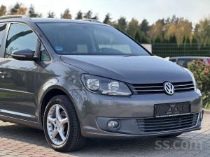 Grey Volkswagen Touran 2011 in Cesis, with an engine capacity of 1.40 L and mileage of 149 thousand km for 6950 €, photo 1 on AUTOMOTO.COM.LV