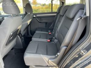 Grey Volkswagen Touran 2011 in Cesis, with an engine capacity of 1.40 L and mileage of 149 thousand km for 6950 €, photo 14 on AUTOMOTO.COM.LV