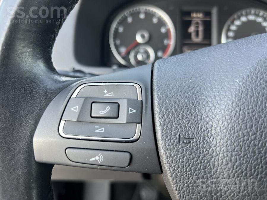 Grey Volkswagen Touran 2011 in Cesis, with an engine capacity of 1.40 L and mileage of 149 thousand km for 6950 €, photo 17 on AUTOMOTO.COM.LV