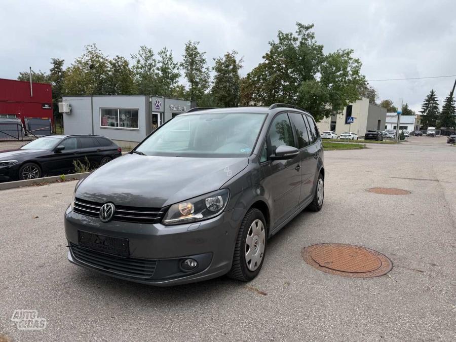Pelēks Volkswagen Touran 2011 Kauņa, ar dzinēja tilpumu 2.00 L un nobraukumu 285 tūkst. km par 3400 €, foto 1 vietnē AUTOMOTO.COM.LV