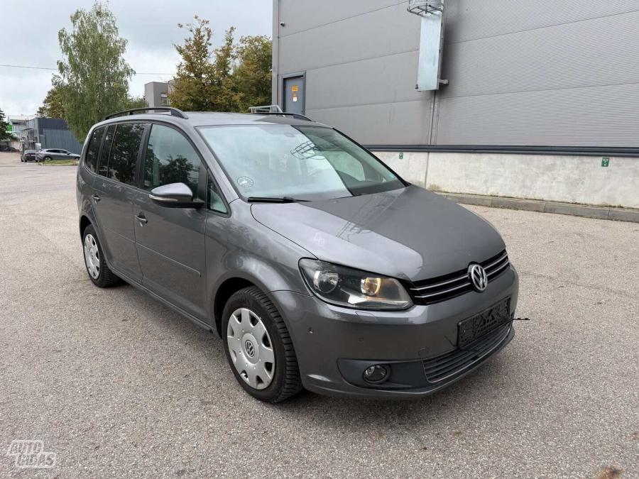 Pelēks Volkswagen Touran 2011 Kauņa, ar dzinēja tilpumu 2.00 L un nobraukumu 285 tūkst. km par 3400 €, foto 3 vietnē AUTOMOTO.COM.LV