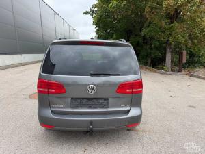 Pelēks Volkswagen Touran 2011 Kauņa, ar dzinēja tilpumu 2.00 L un nobraukumu 285 tūkst. km par 3400 €, foto 9 vietnē AUTOMOTO.COM.LV