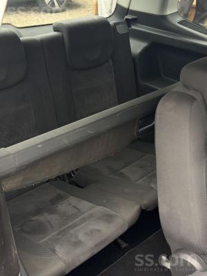 Grey Volkswagen Touran 2011 in Riga, with an engine capacity of 2.00 L and mileage of 408 thousand km for 3980 €, photo 12 on AUTOMOTO.COM.LV