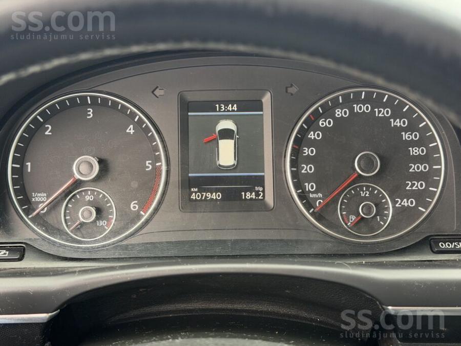 Grey Volkswagen Touran 2011 in Riga, with an engine capacity of 2.00 L and mileage of 408 thousand km for 3980 €, photo 16 on AUTOMOTO.COM.LV
