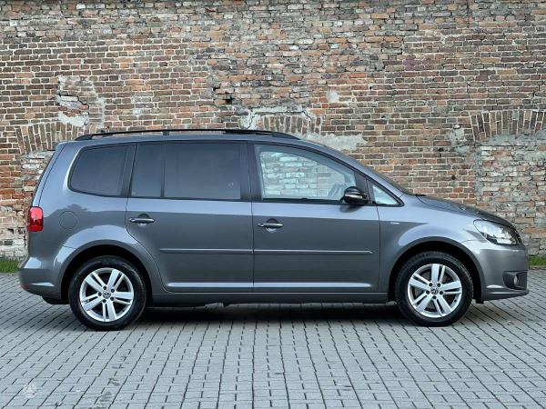 Pelēks Volkswagen Touran 2012 Kėdainiai, ar dzinēja tilpumu 1.39 L un nobraukumu 219 tūkst. km par 5950 €, foto 6 vietnē AUTOMOTO.COM.LV