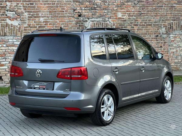 Pelēks Volkswagen Touran 2012 Kėdainiai, ar dzinēja tilpumu 1.39 L un nobraukumu 219 tūkst. km par 5950 €, foto 7 vietnē AUTOMOTO.COM.LV