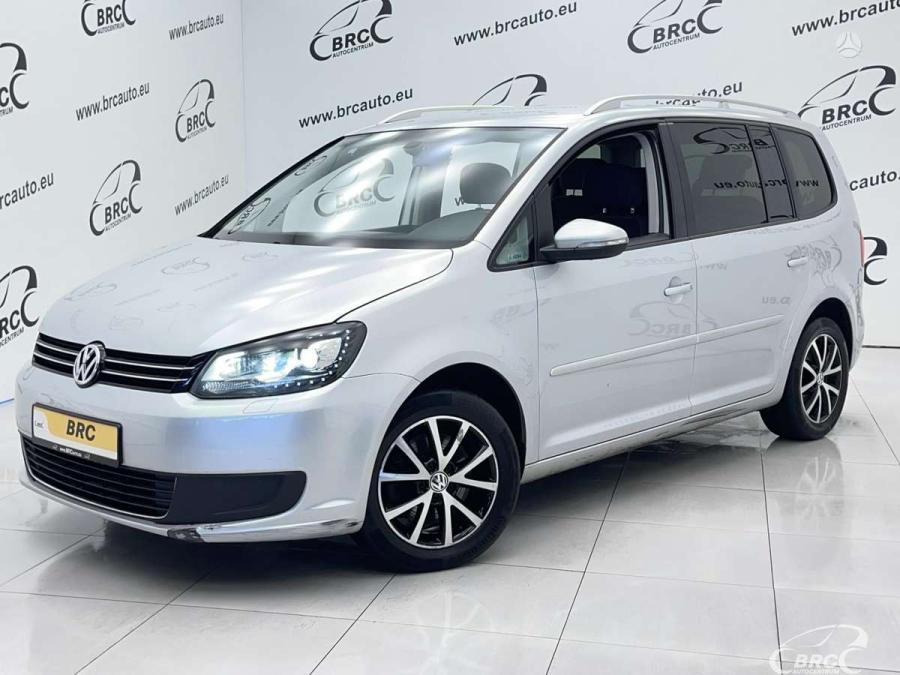 Grey Volkswagen Touran 2012 in Vilnius, with an engine capacity of 1.97 L and mileage of 268 thousand km for 5000 €, photo 1 on AUTOMOTO.COM.LV