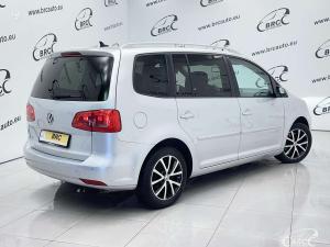 Grey Volkswagen Touran 2012 in Vilnius, with an engine capacity of 1.97 L and mileage of 268 thousand km for 5000 €, photo 3 on AUTOMOTO.COM.LV