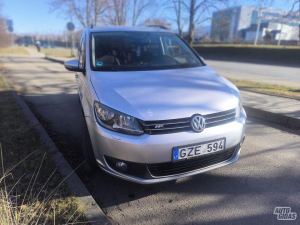 Grey Volkswagen Touran 2012 in Siauliai, with an engine capacity of 1.60 L and mileage of 290 thousand km for 4400 €, photo 3 on AUTOMOTO.COM.LV
