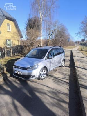 Grey Volkswagen Touran 2012 in Siauliai, with an engine capacity of 1.60 L and mileage of 290 thousand km for 4400 €, photo 10 on AUTOMOTO.COM.LV
