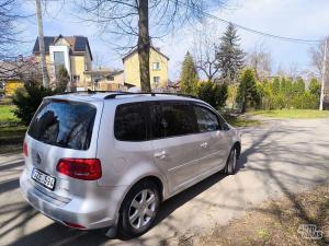 Grey Volkswagen Touran 2012 in Siauliai, with an engine capacity of 1.60 L and mileage of 290 thousand km for 4400 €, photo 5 on AUTOMOTO.COM.LV
