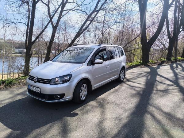 Grey Volkswagen Touran 2012 in Siauliai, with an engine capacity of 1.60 L and mileage of 290 thousand km for 4400 €, photo 10 on AUTOMOTO.COM.LV