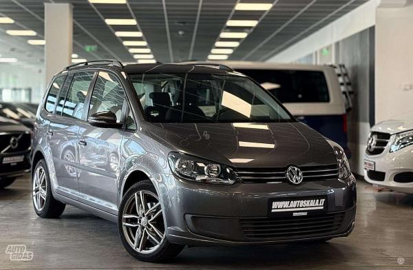 Grey Volkswagen Touran 2012 in Klaipeda, with an engine capacity of 1.60 L and mileage of 199 thousand km for 6950 €, photo 1 on AUTOMOTO.COM.LV