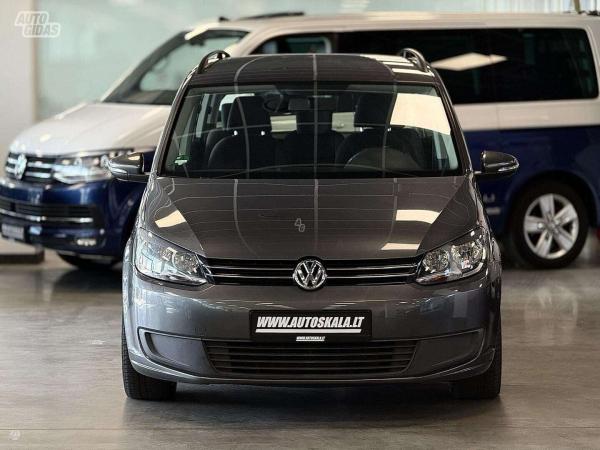 Grey Volkswagen Touran 2012 in Klaipeda, with an engine capacity of 1.60 L and mileage of 199 thousand km for 6950 €, photo 2 on AUTOMOTO.COM.LV