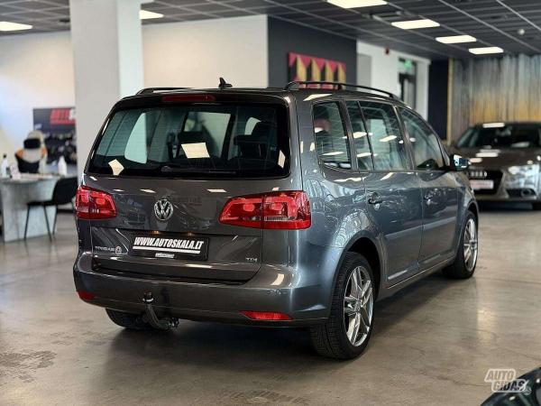Grey Volkswagen Touran 2012 in Klaipeda, with an engine capacity of 1.60 L and mileage of 199 thousand km for 6950 €, photo 10 on AUTOMOTO.COM.LV