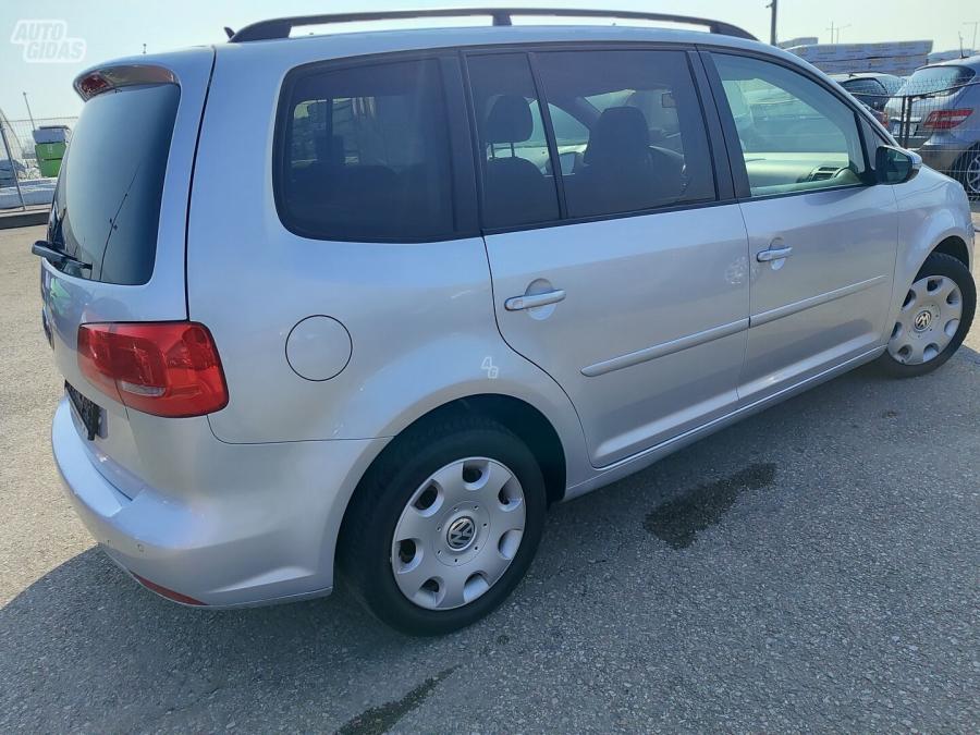 Grey Volkswagen Touran 2012 in Marijampole, with an engine capacity of 1.40 L and mileage of 195 thousand km for 5450 €, photo 4 on AUTOMOTO.COM.LV