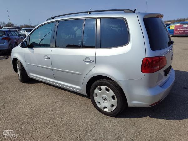 Grey Volkswagen Touran 2012 in Marijampole, with an engine capacity of 1.40 L and mileage of 195 thousand km for 5250 €, photo 4 on AUTOMOTO.COM.LV