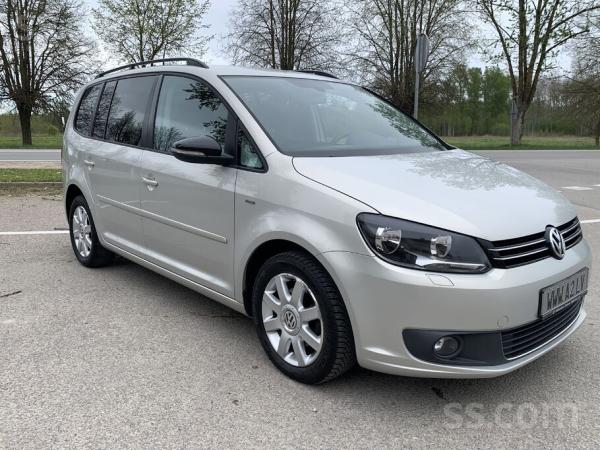Pelēks Volkswagen Touran 2012 Ogre, ar dzinēja tilpumu 1.60 L un nobraukumu 255 tūkst. km par 6470 €, foto 1 vietnē AUTOMOTO.COM.LV