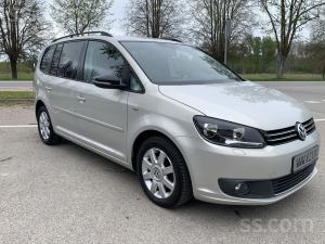 Pelēks Volkswagen Touran 2012 Ogre, ar dzinēja tilpumu 1.60 L un nobraukumu 255 tūkst. km par 6470 €, foto  vietnē AUTOMOTO.COM.LV