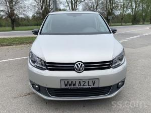 Pelēks Volkswagen Touran 2012 Ogre, ar dzinēja tilpumu 1.60 L un nobraukumu 255 tūkst. km par 6470 €, foto 3 vietnē AUTOMOTO.COM.LV