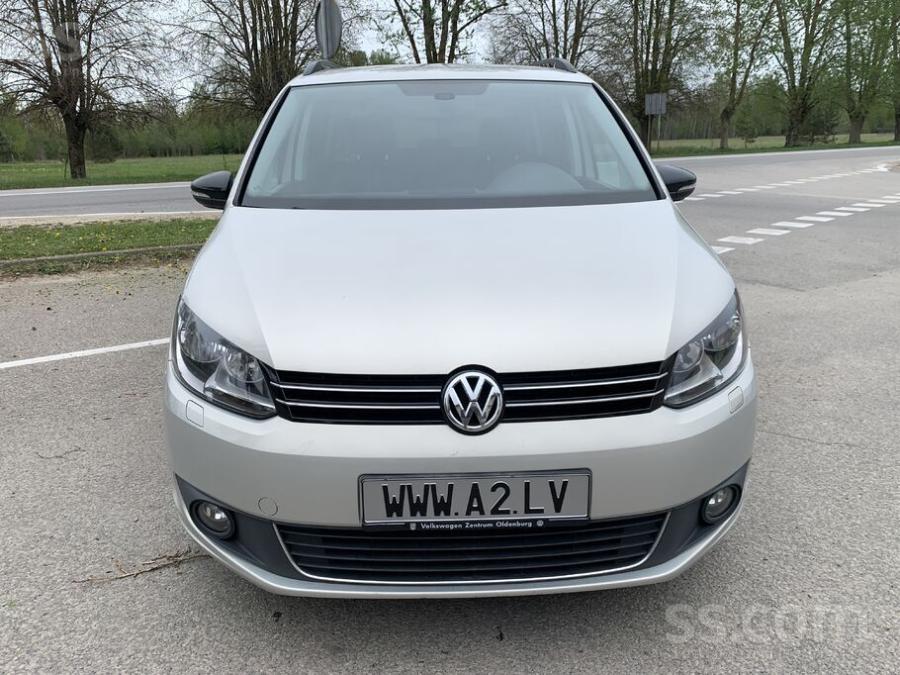 Pelēks Volkswagen Touran 2012 Ogre, ar dzinēja tilpumu 1.60 L un nobraukumu 255 tūkst. km par 6470 €, foto 3 vietnē AUTOMOTO.COM.LV