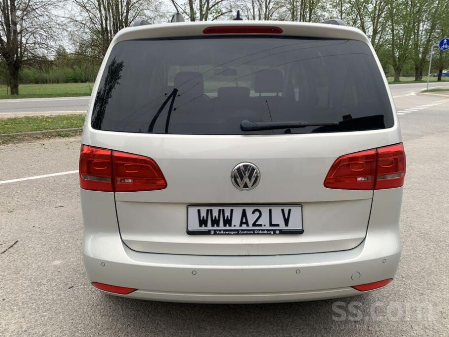Pelēks Volkswagen Touran 2012 Ogre, ar dzinēja tilpumu 1.60 L un nobraukumu 255 tūkst. km par 6470 €, foto 8 vietnē AUTOMOTO.COM.LV
