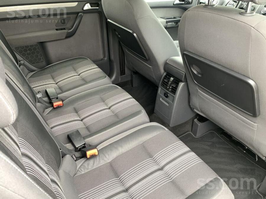 Pelēks Volkswagen Touran 2012 Ogre, ar dzinēja tilpumu 1.60 L un nobraukumu 255 tūkst. km par 6470 €, foto 12 vietnē AUTOMOTO.COM.LV