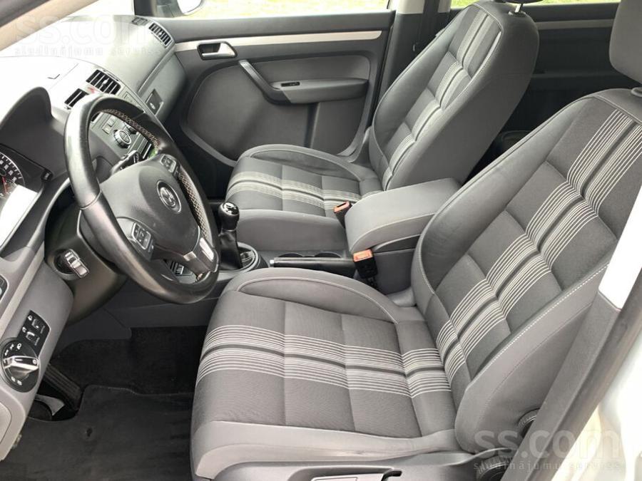 Pelēks Volkswagen Touran 2012 Ogre, ar dzinēja tilpumu 1.60 L un nobraukumu 255 tūkst. km par 6470 €, foto 15 vietnē AUTOMOTO.COM.LV
