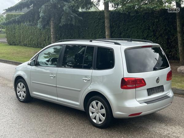 Pelēks Volkswagen Touran 2012 Kėdainiai, ar dzinēja tilpumu 1.60 L un nobraukumu 261 tūkst. km par 5200 €, foto 3 vietnē AUTOMOTO.COM.LV