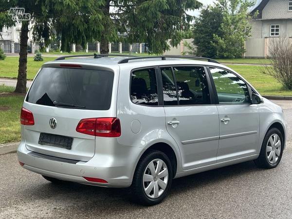 Pelēks Volkswagen Touran 2012 Kėdainiai, ar dzinēja tilpumu 1.60 L un nobraukumu 261 tūkst. km par 5200 €, foto 4 vietnē AUTOMOTO.COM.LV